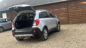 Grey Opel Antara 2012 in Panevezys, with an engine capacity of 2.23 L and mileage of 332 thousand km for 4250 €, photo 6 on AUTOMOTO.COM.LV