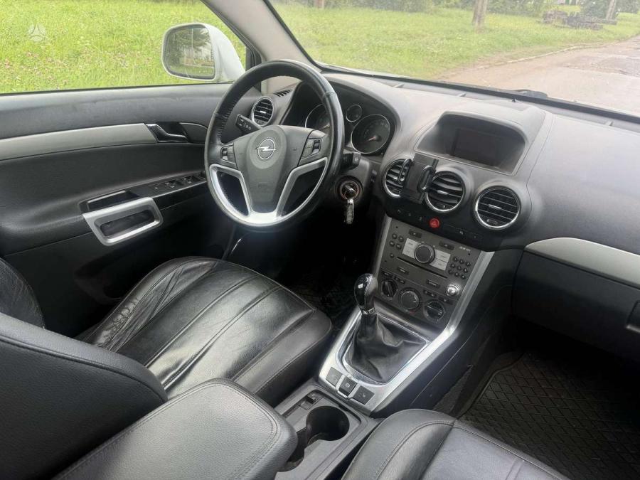 Grey Opel Antara 2012 in Panevezys, with an engine capacity of 2.23 L and mileage of 332 thousand km for 4250 €, photo 8 on AUTOMOTO.COM.LV