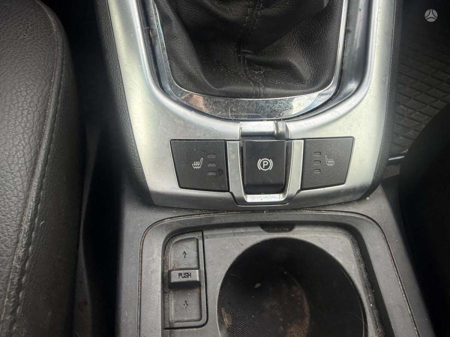 Grey Opel Antara 2012 in Panevezys, with an engine capacity of 2.23 L and mileage of 332 thousand km for 4250 €, photo 14 on AUTOMOTO.COM.LV