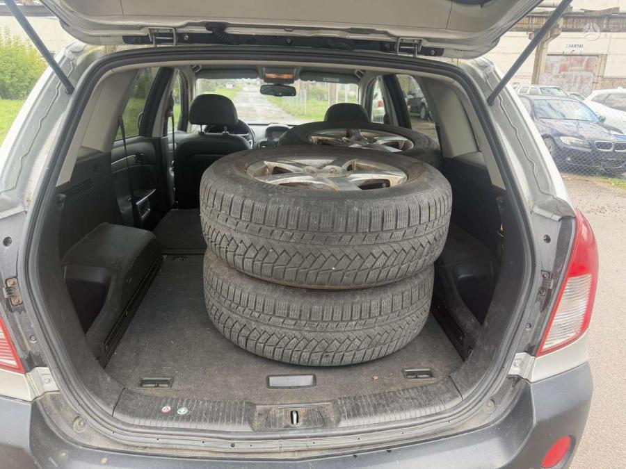 Grey Opel Antara 2012 in Panevezys, with an engine capacity of 2.23 L and mileage of 332 thousand km for 4250 €, photo 16 on AUTOMOTO.COM.LV