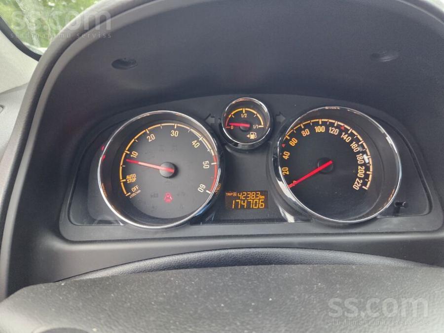 Grey Opel Antara 2013 in Jelgava, with an engine capacity of 2.20 L and mileage of 0 thousand km for 5900 €, photo 13 on AUTOMOTO.COM.LV