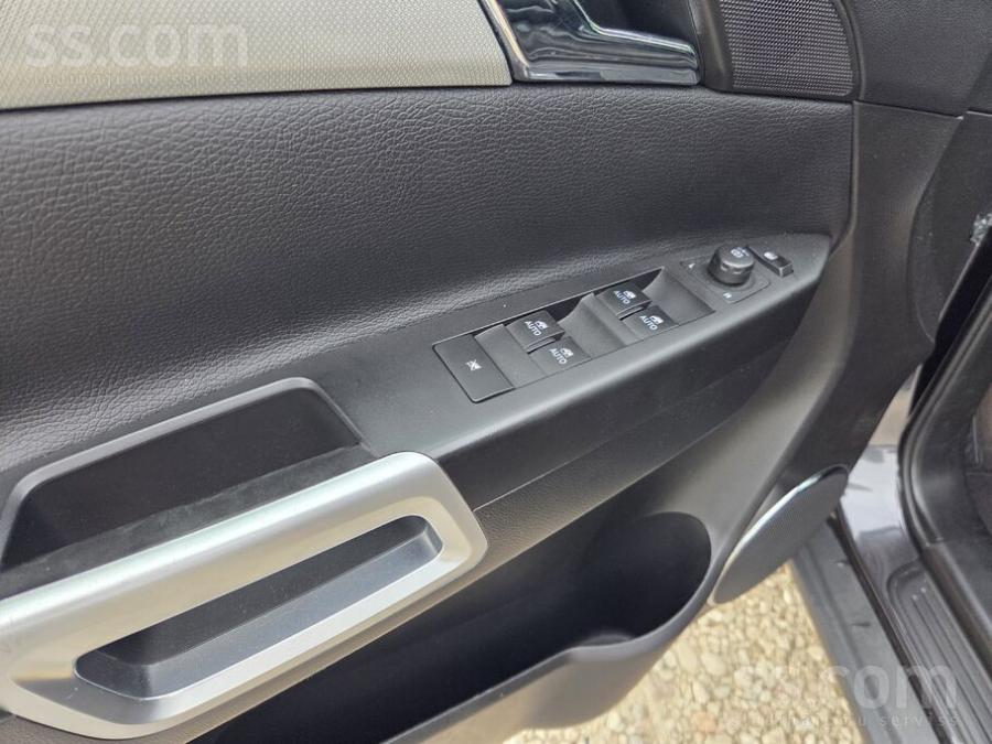 Grey Opel Antara 2013 in Jelgava, with an engine capacity of 2.20 L and mileage of 0 thousand km for 5900 €, photo 15 on AUTOMOTO.COM.LV