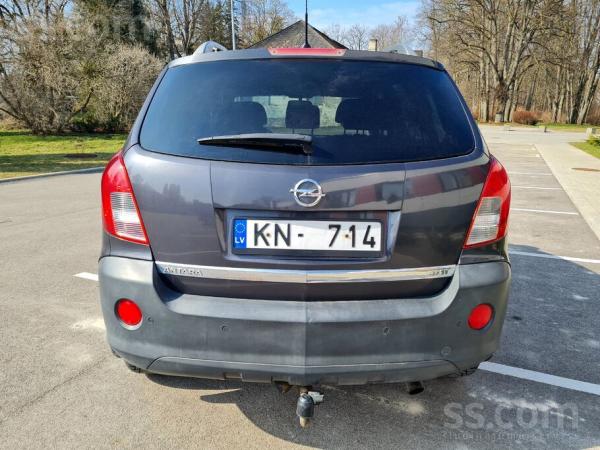 Grey Opel Antara 2013 in Bauska, with an engine capacity of 2.20 L and mileage of 226 thousand km for 3999 €, photo 3 on AUTOMOTO.COM.LV