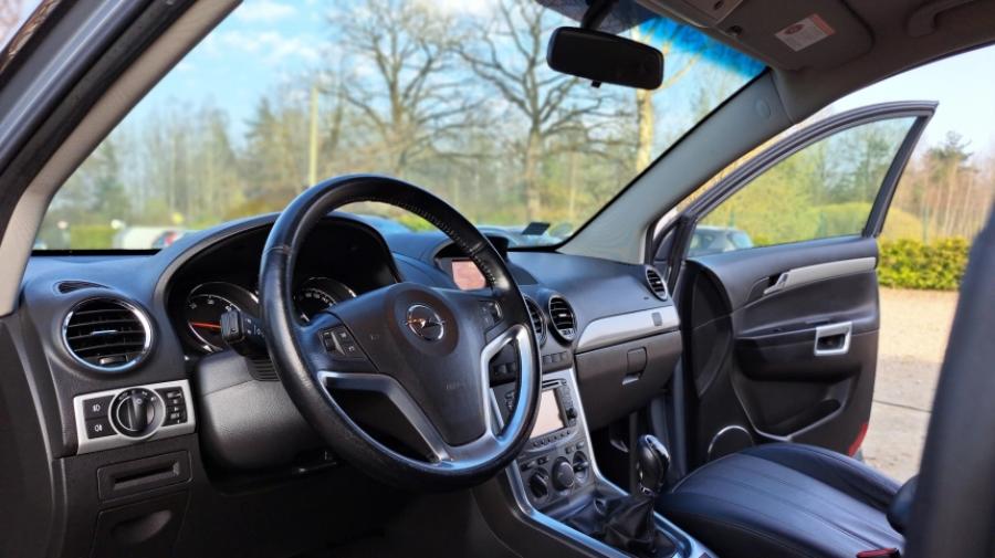 Pelēks Opel Antara 2013 Rīga, ar dzinēja tilpumu 2.20 L un nobraukumu 256 tūkst. km par 6590 €, foto 46 vietnē AUTOMOTO.COM.LV