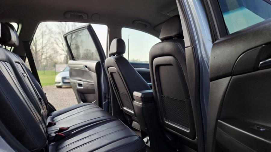 Pelēks Opel Antara 2013 Rīga, ar dzinēja tilpumu 2.20 L un nobraukumu 256 tūkst. km par 6590 €, foto 50 vietnē AUTOMOTO.COM.LV