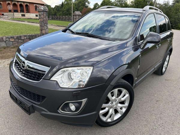 Grey Opel Antara 2013 in Panevezys, with an engine capacity of 2.20 L and mileage of 231 thousand km for 4799 €, photo 1 on AUTOMOTO.COM.LV