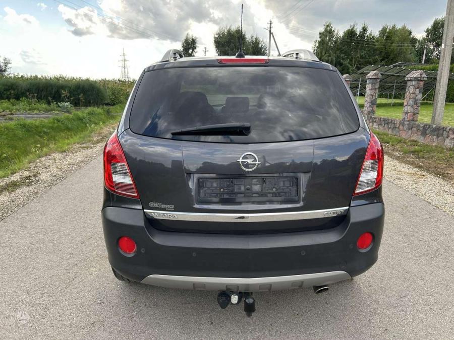 Grey Opel Antara 2013 in Panevezys, with an engine capacity of 2.20 L and mileage of 231 thousand km for 4799 €, photo 6 on AUTOMOTO.COM.LV