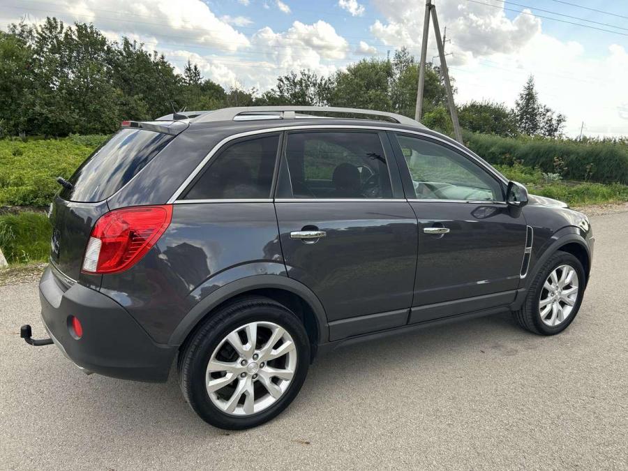 Grey Opel Antara 2013 in Panevezys, with an engine capacity of 2.20 L and mileage of 231 thousand km for 4799 €, photo 8 on AUTOMOTO.COM.LV