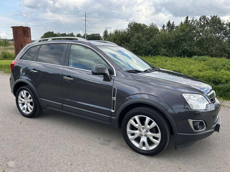 Grey Opel Antara 2013 in Panevezys, with an engine capacity of 2.20 L and mileage of 231 thousand km for 4799 €, photo 9 on AUTOMOTO.COM.LV