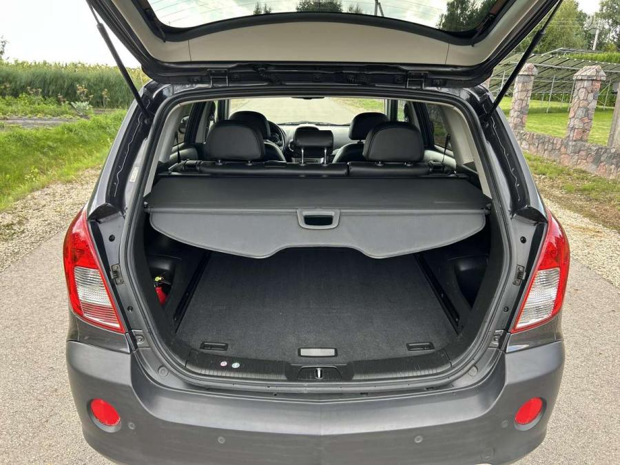 Grey Opel Antara 2013 in Panevezys, with an engine capacity of 2.20 L and mileage of 231 thousand km for 4799 €, photo 15 on AUTOMOTO.COM.LV