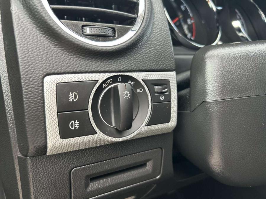 Grey Opel Antara 2013 in Panevezys, with an engine capacity of 2.20 L and mileage of 231 thousand km for 4799 €, photo 27 on AUTOMOTO.COM.LV