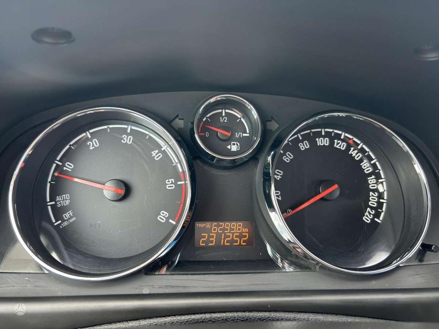 Grey Opel Antara 2013 in Panevezys, with an engine capacity of 2.20 L and mileage of 231 thousand km for 4799 €, photo 29 on AUTOMOTO.COM.LV