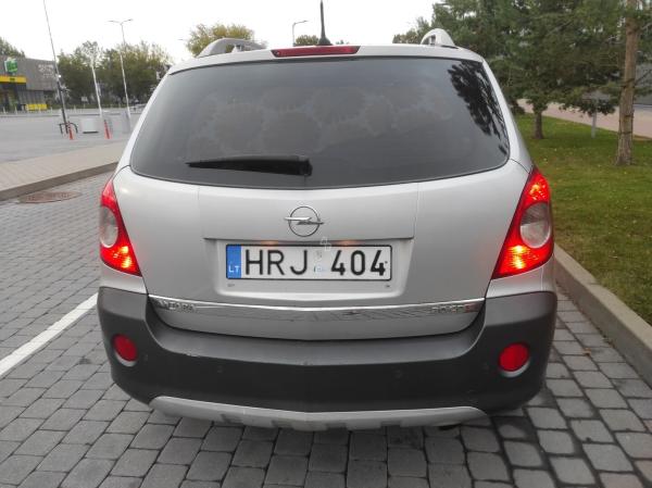 Opel Antara 2007 in Kretinga on AUTOMOTO.COM.LV Grey Opel Antara 2007 in Kretinga, with an engine capacity of 2.00 L and mileage of 228 thousand km for 1650 €, photo 6 on AUTOMOTO.COM.LV