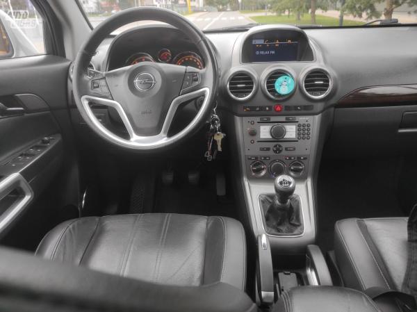 Opel Antara 2007 in Kretinga on AUTOMOTO.COM.LV Grey Opel Antara 2007 in Kretinga, with an engine capacity of 2.00 L and mileage of 228 thousand km for 1650 €, photo 8 on AUTOMOTO.COM.LV