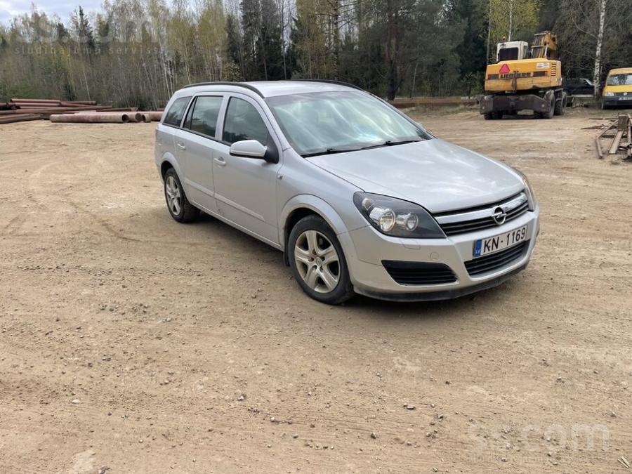 Pelēks Opel Antara 2006 Jēkabpils, ar dzinēja tilpumu 1.90 L un nobraukumu 394 tūkst. km par 1250 €, foto 3 vietnē AUTOMOTO.COM.LV