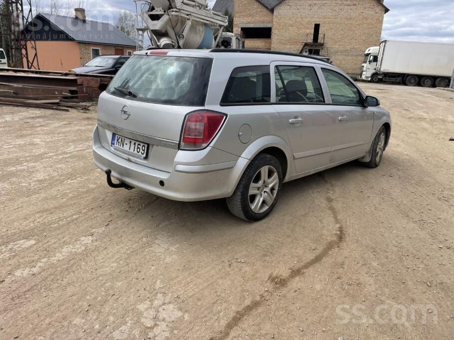 Pelēks Opel Antara 2006 Jēkabpils, ar dzinēja tilpumu 1.90 L un nobraukumu 394 tūkst. km par 1250 €, foto 4 vietnē AUTOMOTO.COM.LV