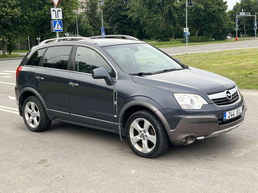 Pelēks Opel Antara 2007 Narva, ar dzinēja tilpumu 2.00 L un nobraukumu 235 tūkst. km par 2499 €, foto 3 vietnē AUTOMOTO.COM.LV