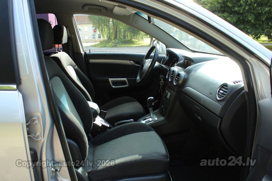 Grey Opel Antara 2009 in Tartu, with an engine capacity of 2.00 L and mileage of 278 thousand km for 2999 €, photo 6 on AUTOMOTO.COM.LV