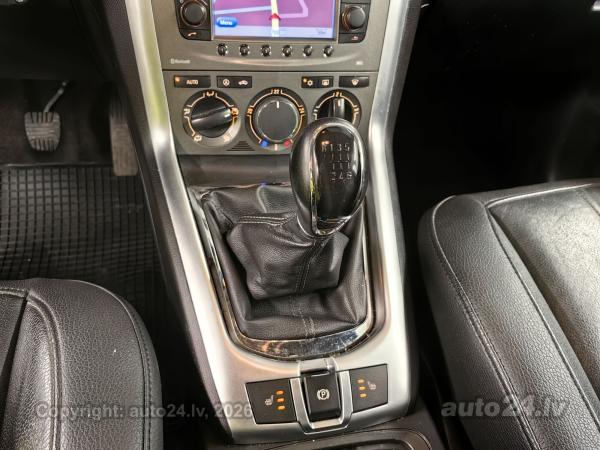 Pelēks Opel Antara 2012 Viljandi, ar dzinēja tilpumu 2.20 L un nobraukumu 130 tūkst. km par 6790 €, foto 9 vietnē AUTOMOTO.COM.LV