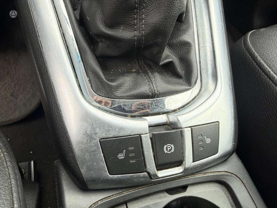 Opel Antara 2012 Kretinga, ar dzinēja tilpumu 2.20 L un nobraukumu 285 tūkst. km par 4450 €, foto 18 vietnē AUTOMOTO.COM.LV