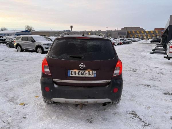 Red Opel Antara 2014 in Taurage, with an engine capacity of 2.23 L and mileage of 197 thousand km for 5000 €, photo 6 on AUTOMOTO.COM.LV