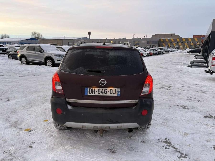 Red Opel Antara 2014 in Taurage, with an engine capacity of 2.23 L and mileage of 197 thousand km for 5000 €, photo 6 on AUTOMOTO.COM.LV