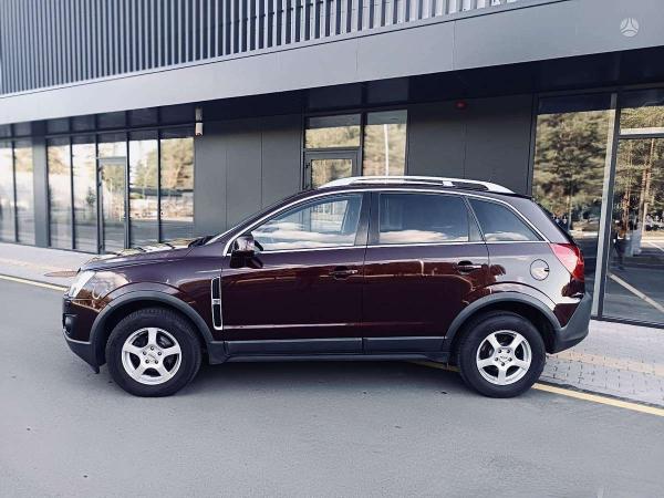 Red Opel Antara 2015 in Utena, with an engine capacity of 2.23 L and mileage of 226 thousand km for 7950 €, photo 3 on AUTOMOTO.COM.LV