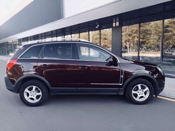 Red Opel Antara 2015 in Utena, with an engine capacity of 2.23 L and mileage of 226 thousand km for 7950 €, photo 4 on AUTOMOTO.COM.LV