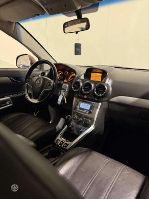 Red Opel Antara 2015 in Klaipeda, with an engine capacity of 2.23 L and mileage of 195 thousand km for 6999 €, photo 3 on AUTOMOTO.COM.LV
