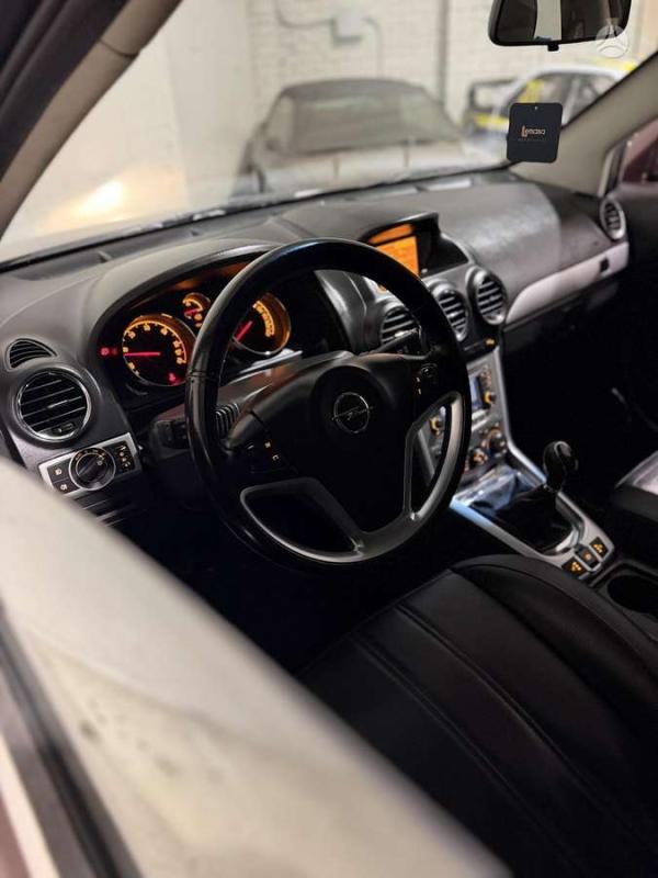 Sarkans Opel Antara 2015 Klaipėda, ar dzinēja tilpumu 2.23 L un nobraukumu 195 tūkst. km par 6999 €, foto 6 vietnē AUTOMOTO.COM.LV