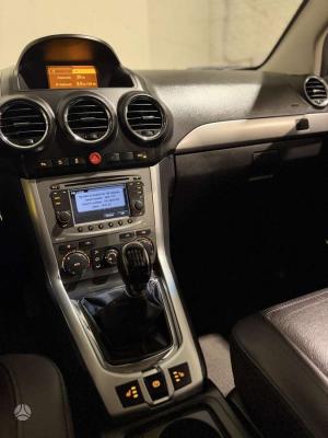 Red Opel Antara 2015 in Klaipeda, with an engine capacity of 2.23 L and mileage of 195 thousand km for 6999 €, photo 16 on AUTOMOTO.COM.LV