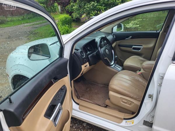 White Opel Antara 2009 in Vilnius, with an engine capacity of 3.60 L and mileage of 270 thousand km for 3300 €, photo 8 on AUTOMOTO.COM.LV