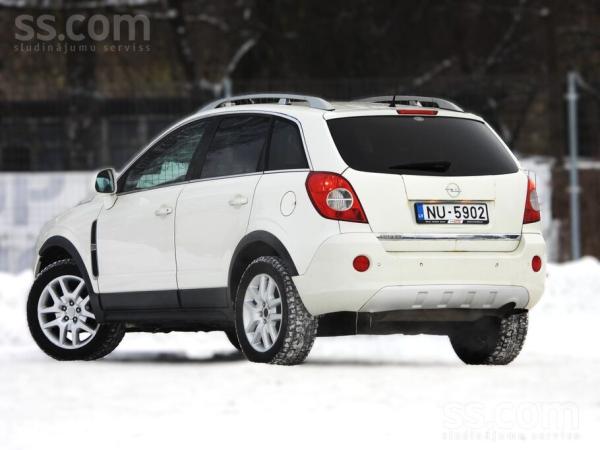 White Opel Antara 2010 in Riga, with an engine capacity of 2.40 L and mileage of 374 thousand km for 4600 €, photo 7 on AUTOMOTO.COM.LV