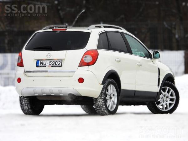 White Opel Antara 2010 in Riga, with an engine capacity of 2.40 L and mileage of 374 thousand km for 4600 €, photo 8 on AUTOMOTO.COM.LV