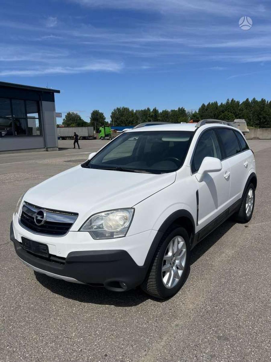 White Opel Antara 2010 in Panevezys, with an engine capacity of 1.99 L and mileage of 292 thousand km for 4100 €, photo 5 on AUTOMOTO.COM.LV