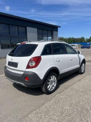 White Opel Antara 2010 in Panevezys, with an engine capacity of 1.99 L and mileage of 292 thousand km for 4100 €, photo 8 on AUTOMOTO.COM.LV