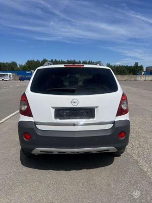 White Opel Antara 2010 in Panevezys, with an engine capacity of 1.99 L and mileage of 292 thousand km for 4100 €, photo 9 on AUTOMOTO.COM.LV
