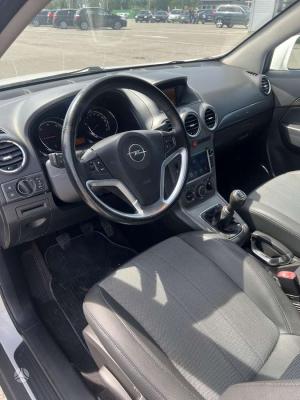 White Opel Antara 2010 in Panevezys, with an engine capacity of 1.99 L and mileage of 292 thousand km for 4100 €, photo 15 on AUTOMOTO.COM.LV