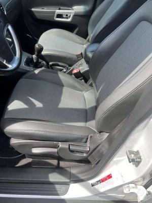 White Opel Antara 2010 in Panevezys, with an engine capacity of 1.99 L and mileage of 292 thousand km for 4100 €, photo 16 on AUTOMOTO.COM.LV