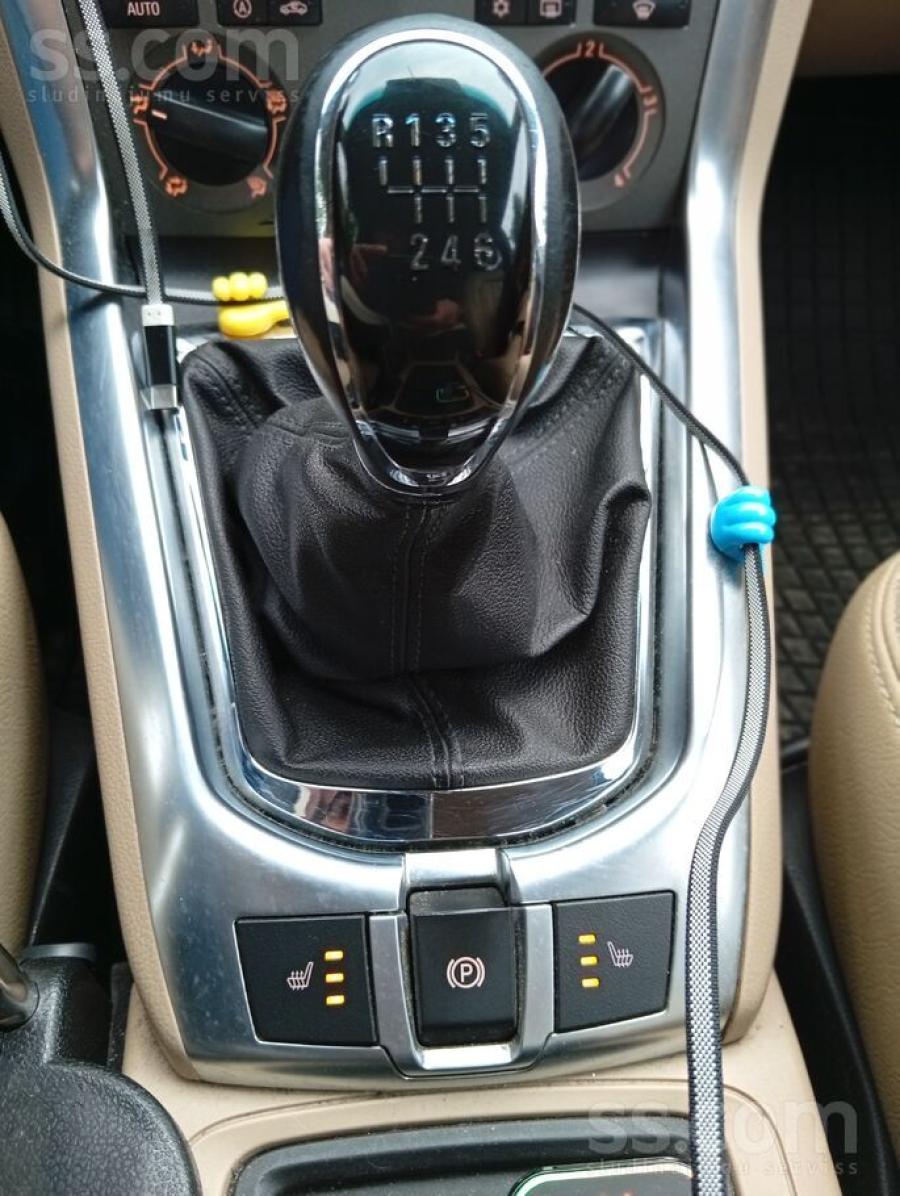 Balts Opel Antara 2011 Rīga, ar dzinēja tilpumu 2.20 L un nobraukumu 245 tūkst. km par 5300 €, foto 9 vietnē AUTOMOTO.COM.LV
