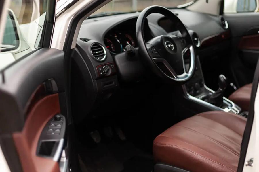 Balts Opel Antara 2011 Rīga, ar dzinēja tilpumu 2.20 L un nobraukumu 158 tūkst. km par 7295 €, foto 13 vietnē AUTOMOTO.COM.LV