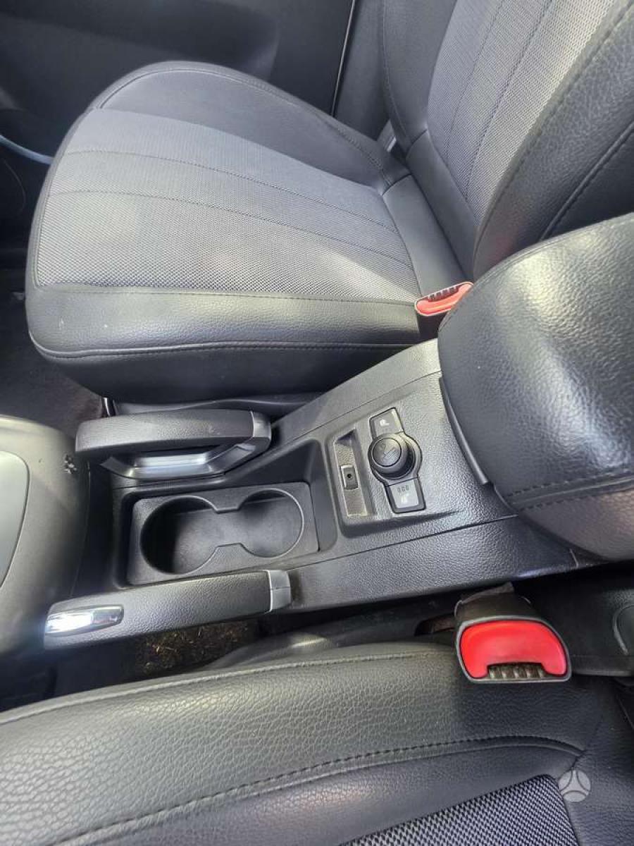 Balts Opel Antara 2011 Marijampole, ar dzinēja tilpumu 1.99 L un nobraukumu 252 tūkst. km par 3450 €, foto 10 vietnē AUTOMOTO.COM.LV