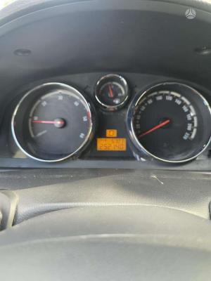 Balts Opel Antara 2011 Marijampole, ar dzinēja tilpumu 1.99 L un nobraukumu 252 tūkst. km par 3450 €, foto 20 vietnē AUTOMOTO.COM.LV