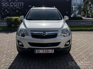 White Opel Antara 2011 in Jelgava, with an engine capacity of 2.20 L and mileage of 136 thousand km for 5700 €, photo 4 on AUTOMOTO.COM.LV