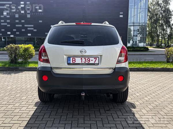 Opel Antara 2011 Jelgava vietnē Balts Opel Antara 2011 Jelgava, ar dzinēja tilpumu 2.20 L un nobraukumu 136 tūkst. km par 5700 €, foto 5 vietnē AUTOMOTO.COM.LV