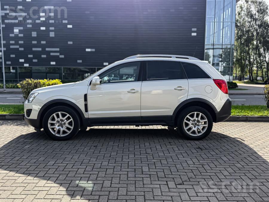 White Opel Antara 2011 in Jelgava, with an engine capacity of 2.20 L and mileage of 136 thousand km for 5700 €, photo 8 on AUTOMOTO.COM.LV