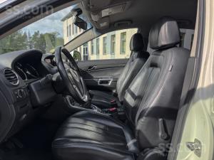 White Opel Antara 2011 in Jelgava, with an engine capacity of 2.20 L and mileage of 136 thousand km for 5700 €, photo 10 on AUTOMOTO.COM.LV
