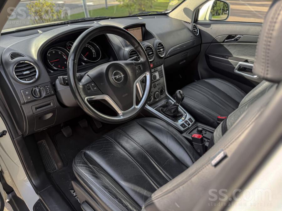White Opel Antara 2011 in Jelgava, with an engine capacity of 2.20 L and mileage of 136 thousand km for 5700 €, photo 11 on AUTOMOTO.COM.LV