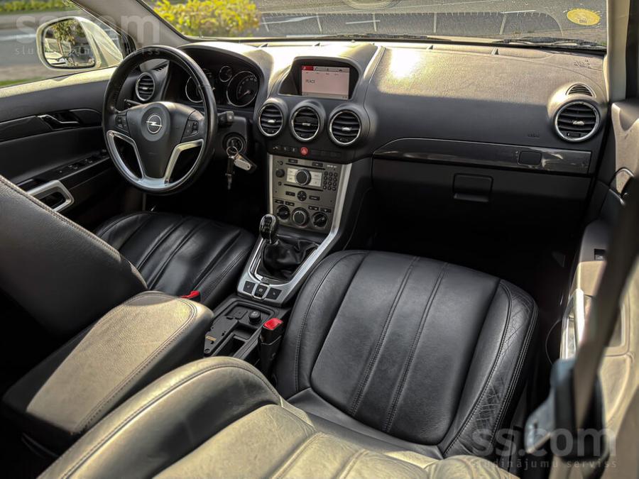 White Opel Antara 2011 in Jelgava, with an engine capacity of 2.20 L and mileage of 136 thousand km for 5700 €, photo 15 on AUTOMOTO.COM.LV