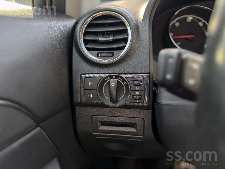 White Opel Antara 2011 in Jelgava, with an engine capacity of 2.20 L and mileage of 136 thousand km for 5700 €, photo 18 on AUTOMOTO.COM.LV